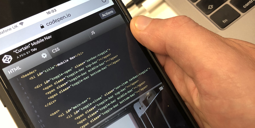 Curtain Mobile Nav | FREE CSS/JS Mobile Navigation | CodePen Mbl Nav