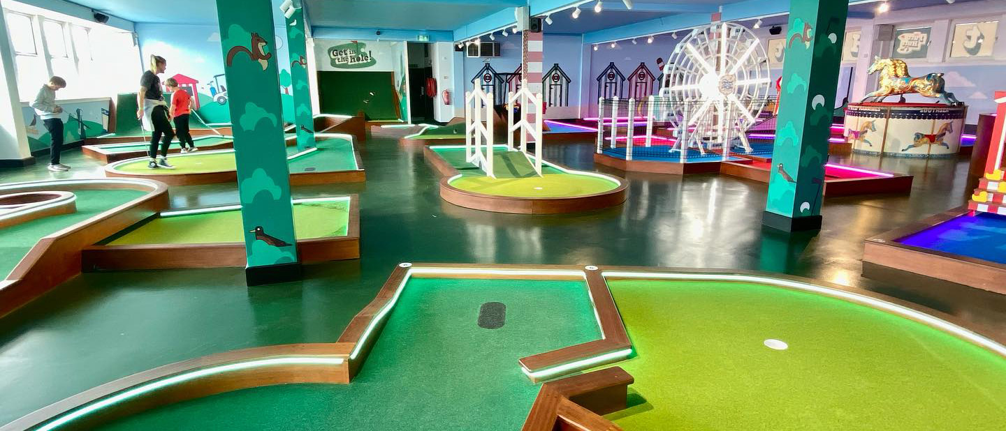 Putt Hutt | A fun website designed for an indoor crazy golf attraction